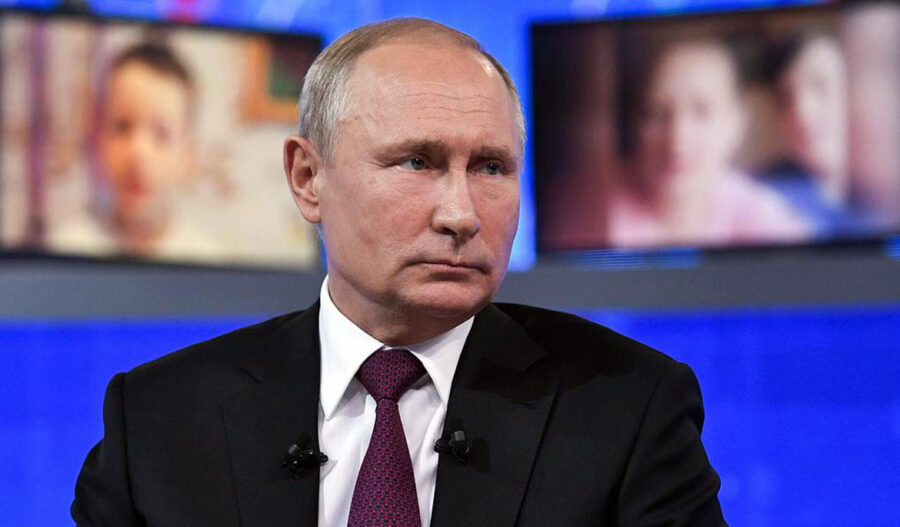 Putin: Väst håller Kiev-eliten på kroken och söker ett strategiskt ...